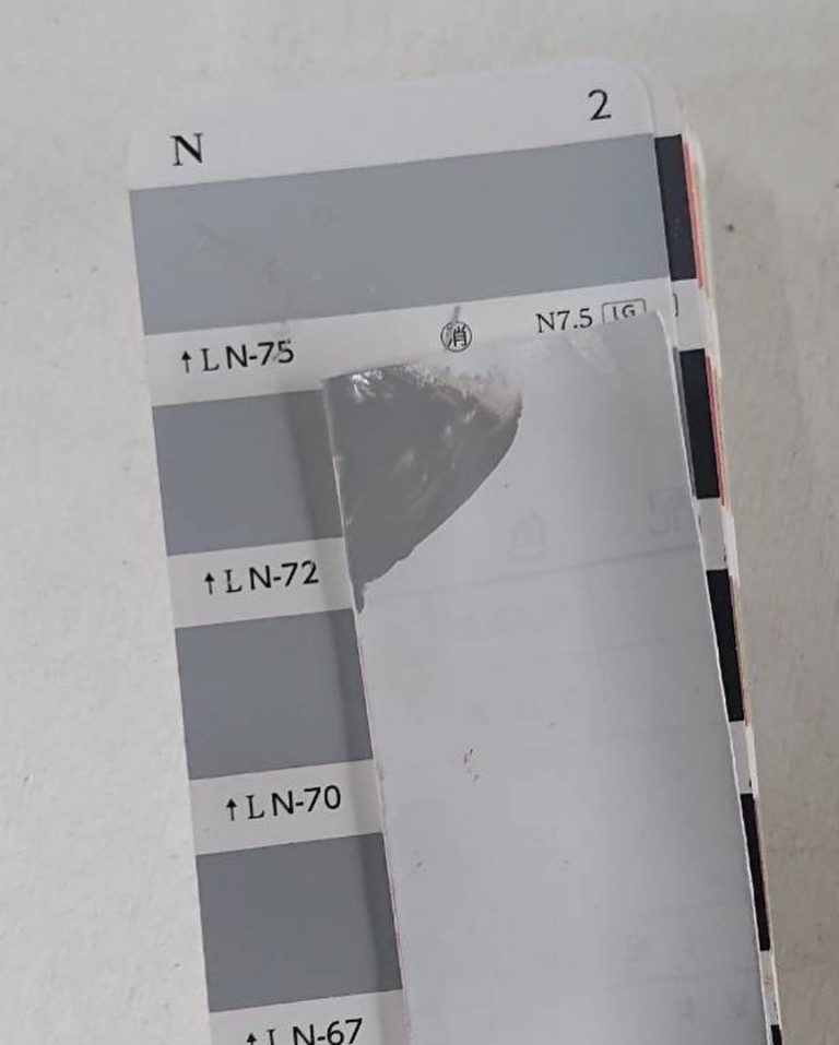 調色【日塗工 N-72】 | 佐藤塗料株式会社